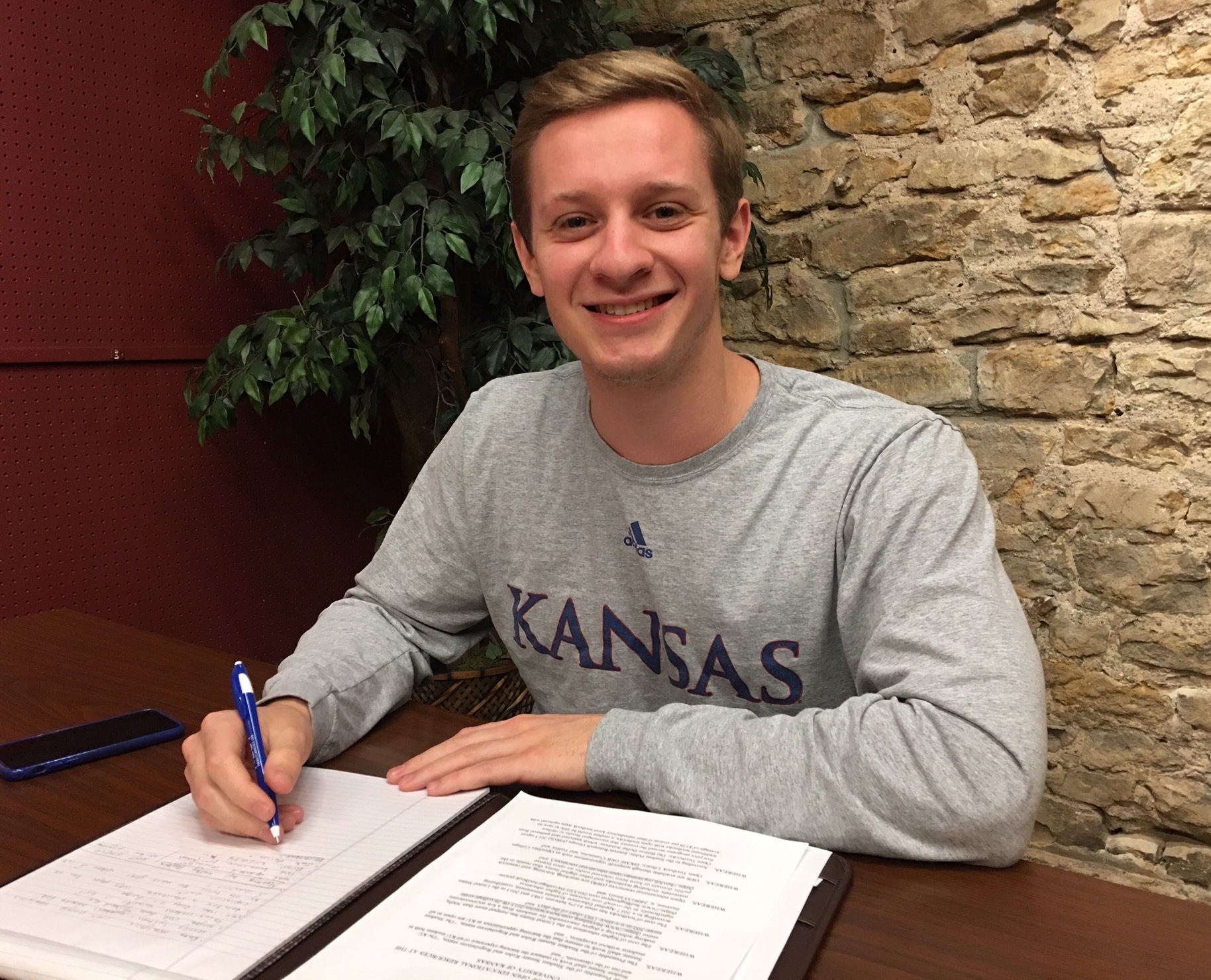 $352 for a textbook? Rising costs leave some students bookless; KU ...